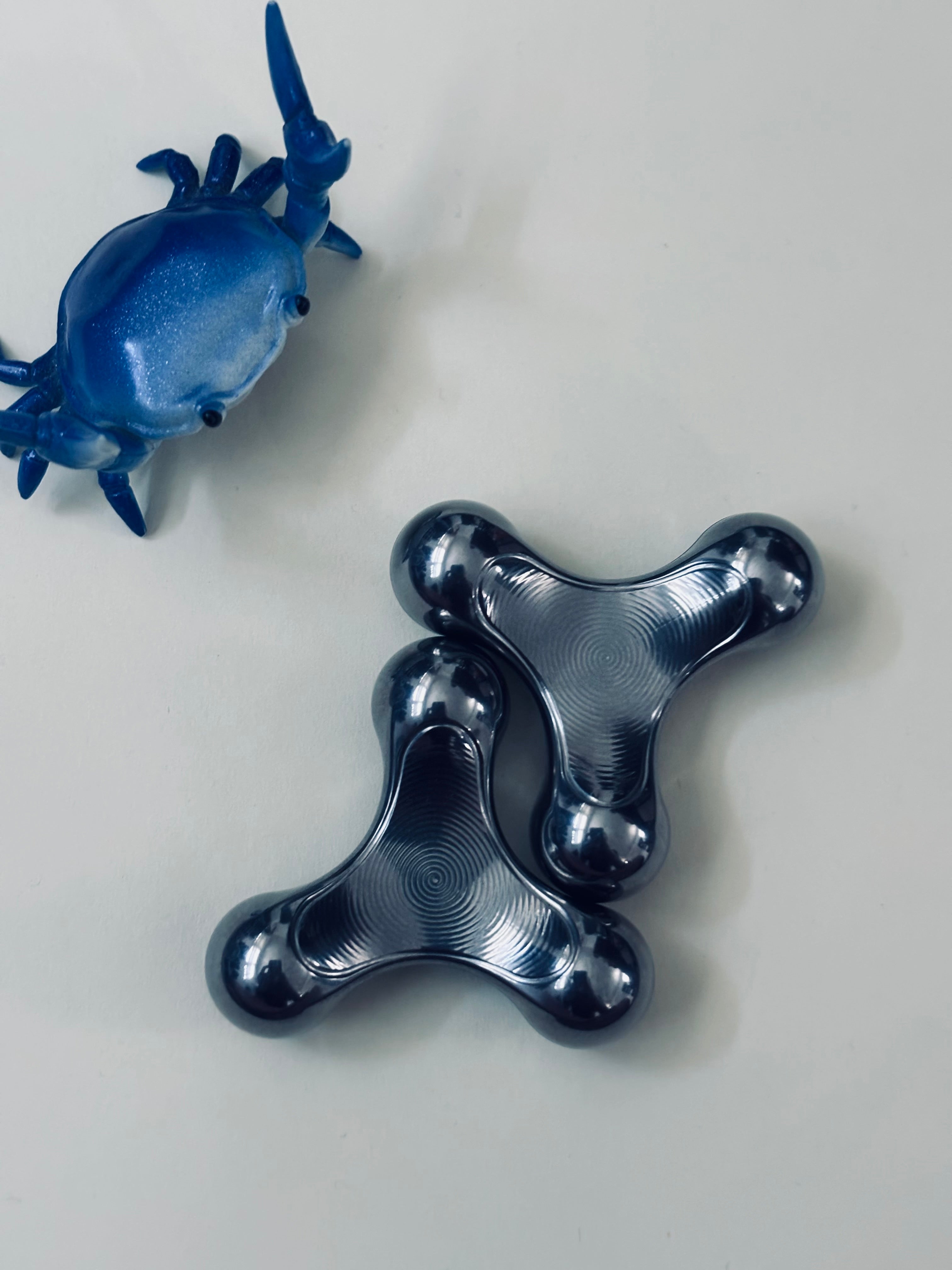 Magnus - atom - titanium - fidget toy – Plants Wake You Up