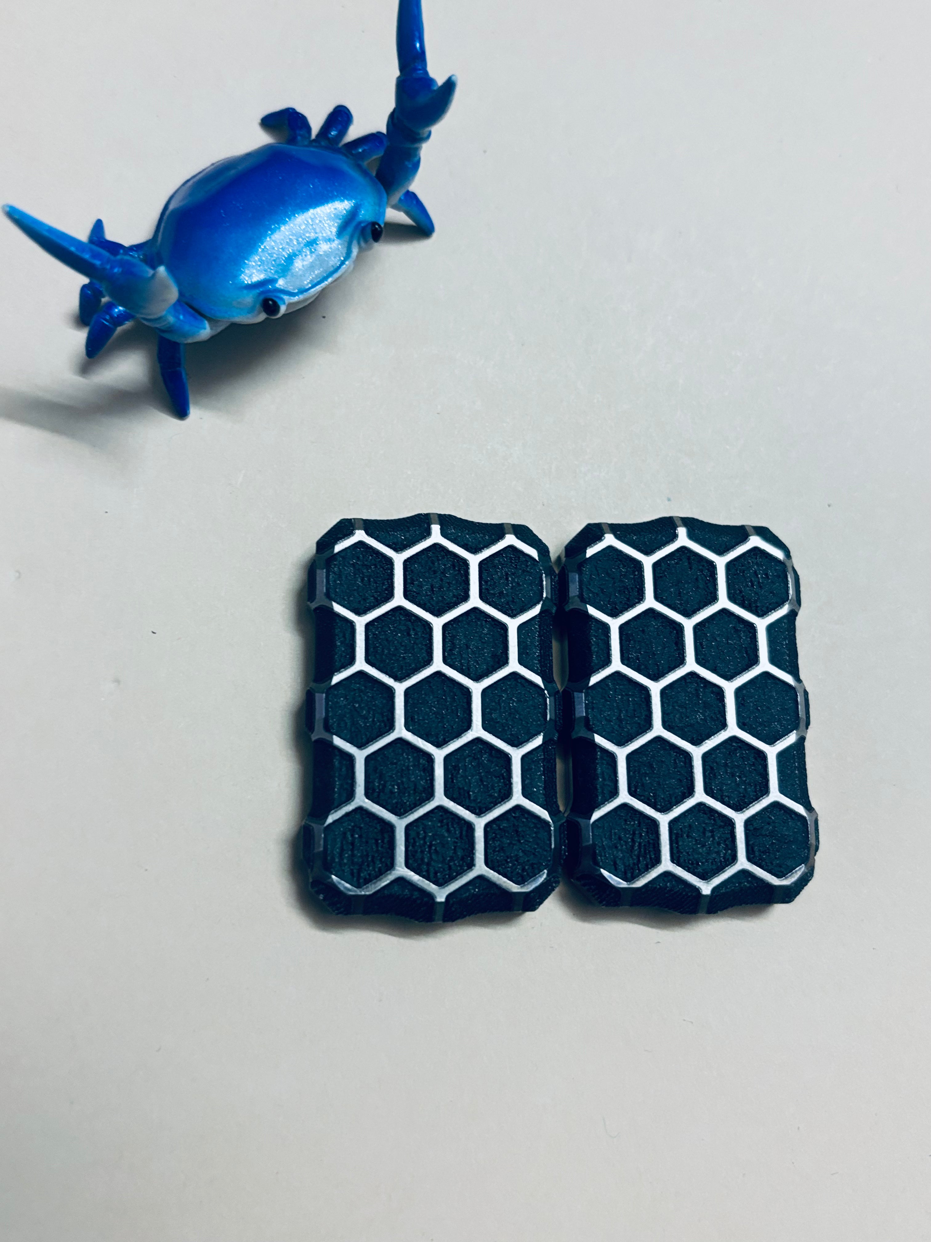 Blackdog titanium V3 honeycomb - Haptic Magnetic Fidget Slider - fidge ...