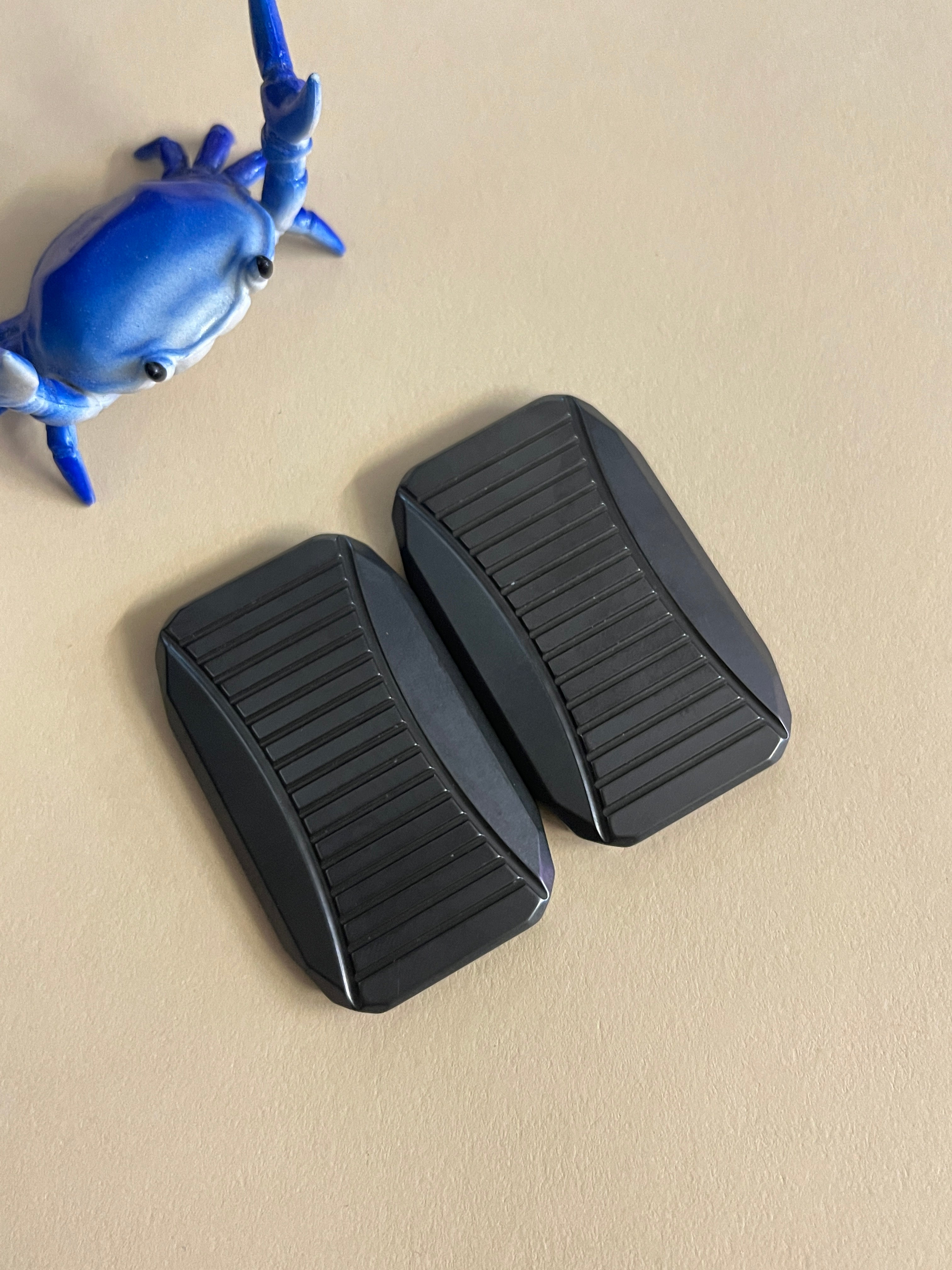 Magnus Wing slider - zirc body with zirc plates- fidget toy – Plants ...